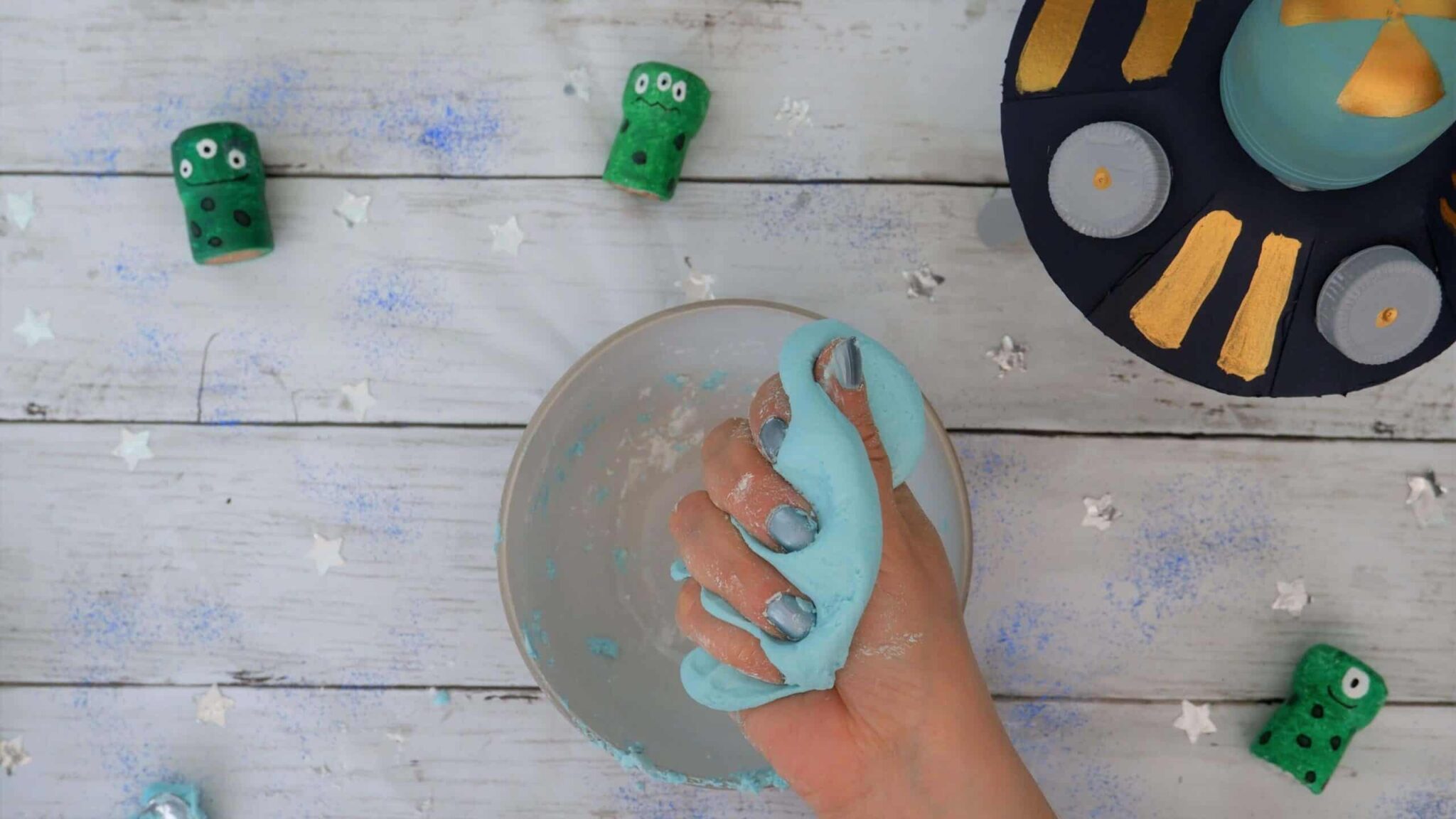 DIY Moon Dough Recipe - DIY Space Sensory Bin - Lil Tigers