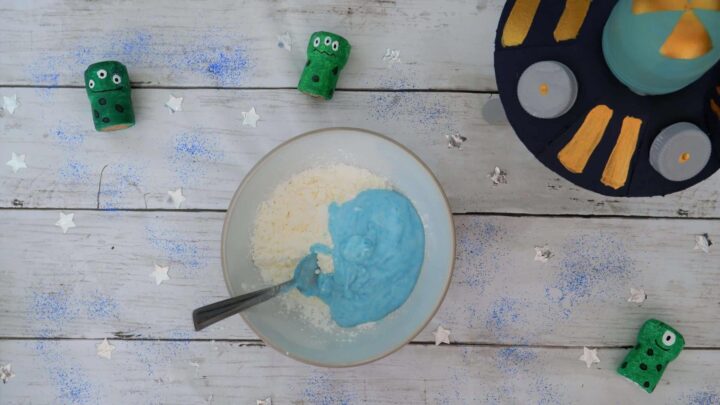DIY Moon Dough Recipe - DIY Space Sensory Bin - Lil Tigers